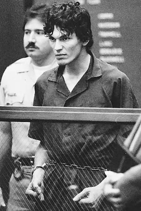 Why do women fancy killers? | Goregrish