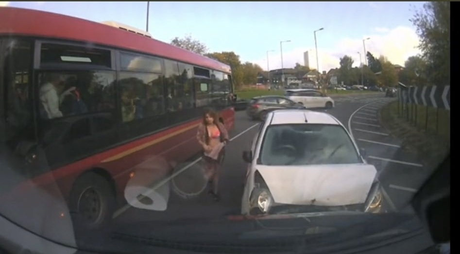 accident - Woman drives wrong way round a roundabout | Goregrish