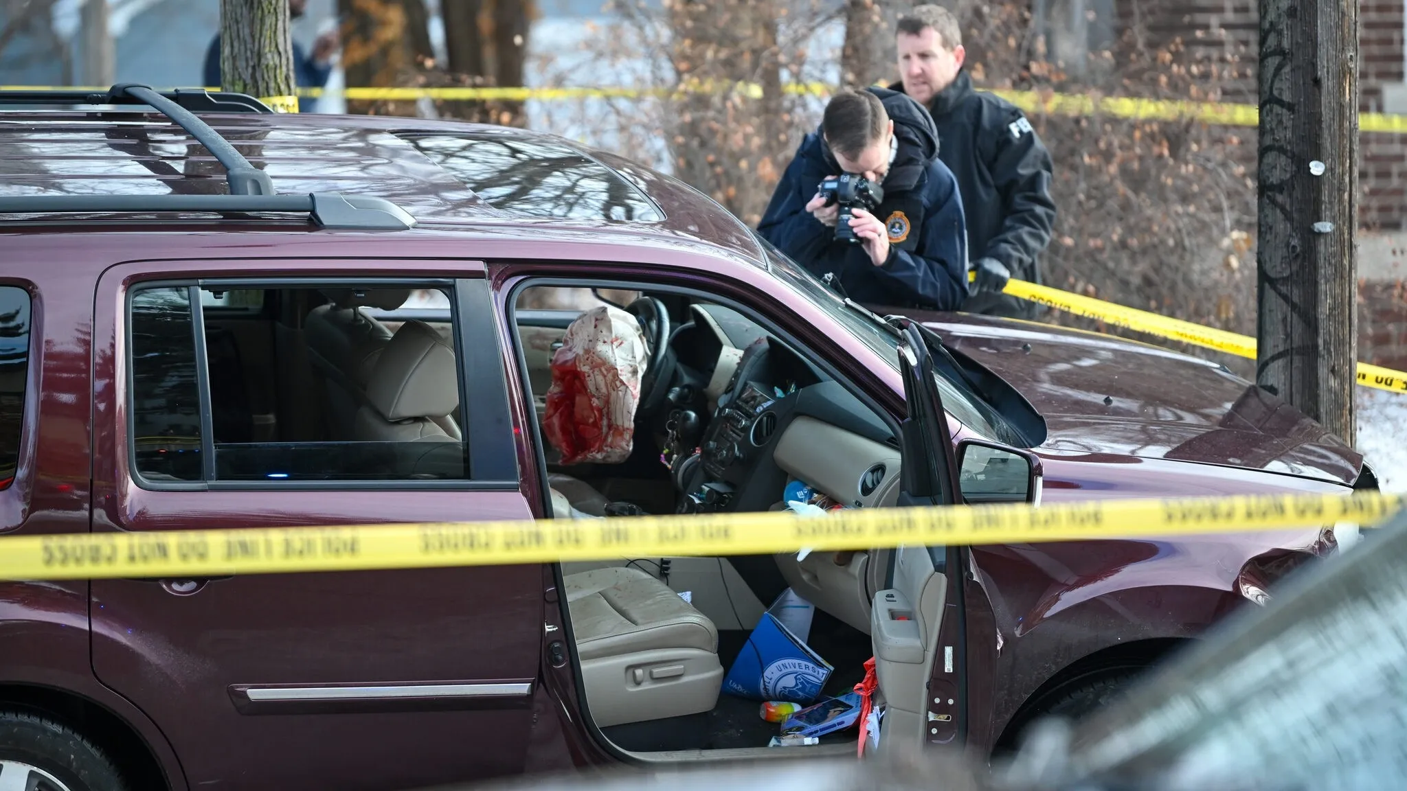 ICE agent shoots and kills a Karen during the Minneapolis immigration ...
